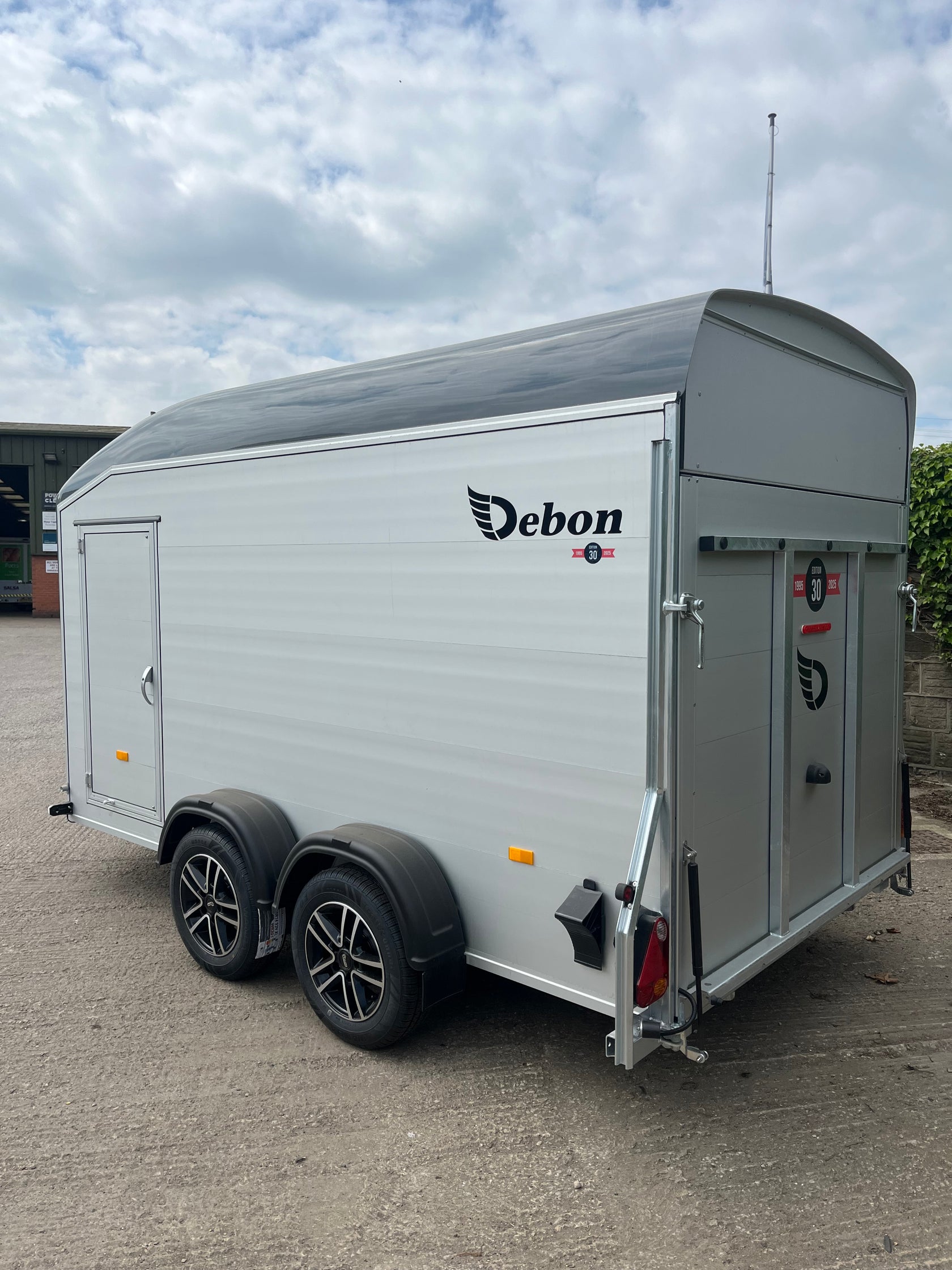Debon Roadster C700 Box Trailer | 2600kg Twin Axle – Jayray – Jayray ...
