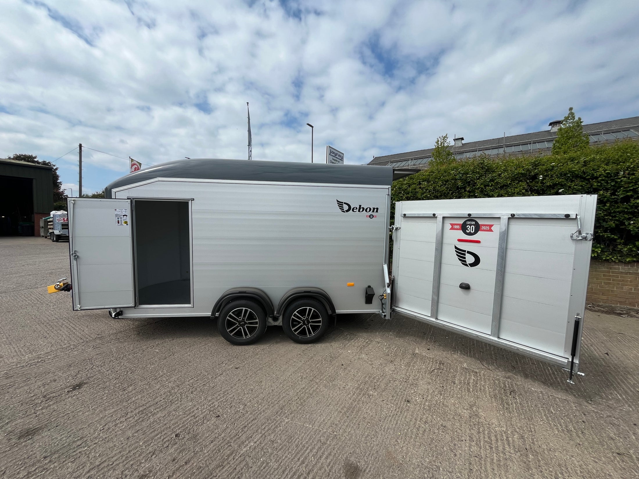 Debon Roadster C700 Box Trailer | 2600kg Twin Axle – Jayray – Jayray ...